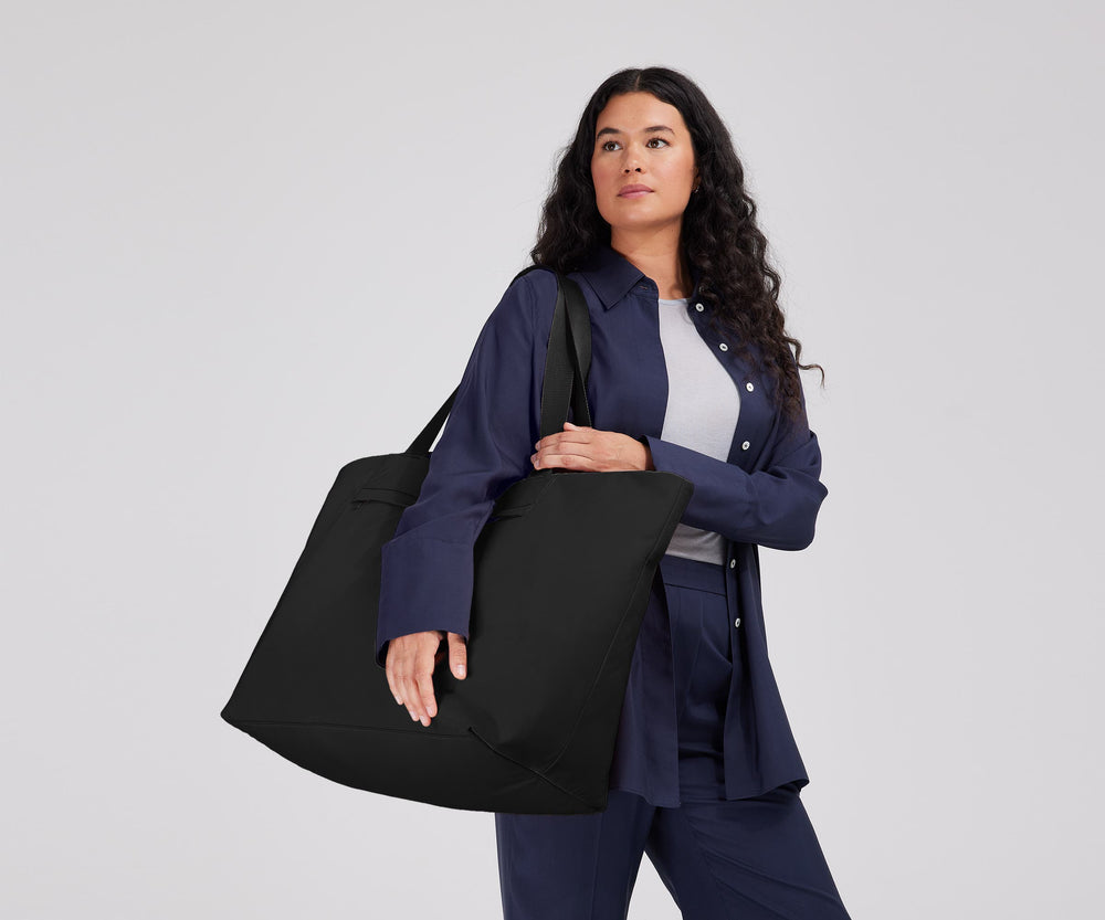 Lightweight Tote Bags: Jet Black | Away