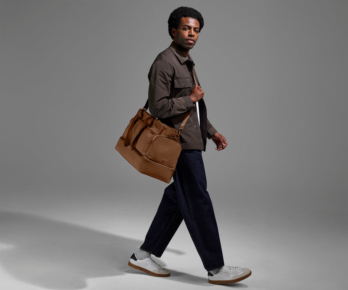 Featherlight Weekender in Amaro Brown | Away