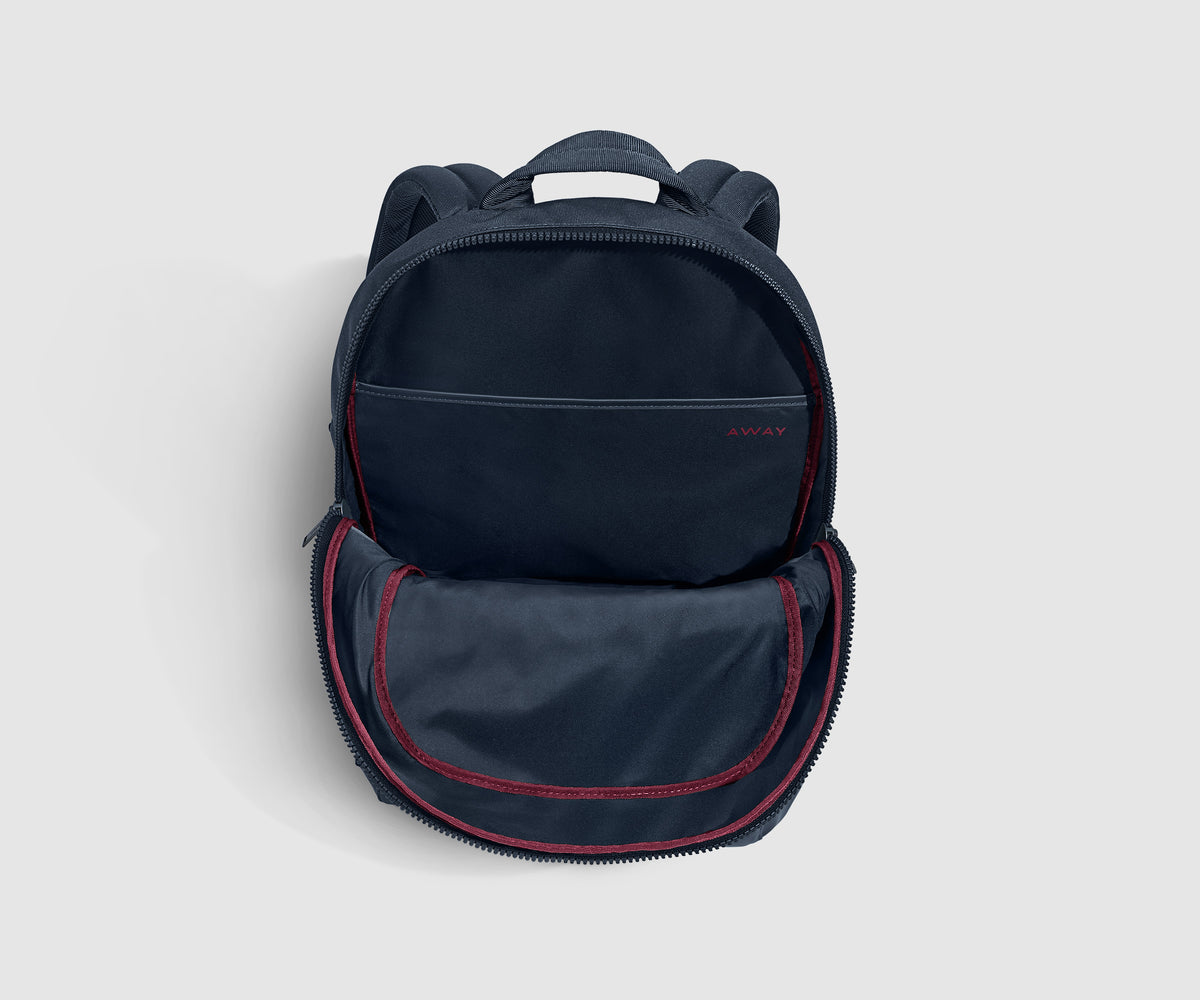 Active Backpack 26L in Navy Blue | Away